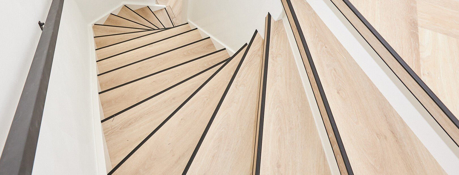 Hoe kies je het juiste plak PVC voor je traprenovatie? | Solza.nl